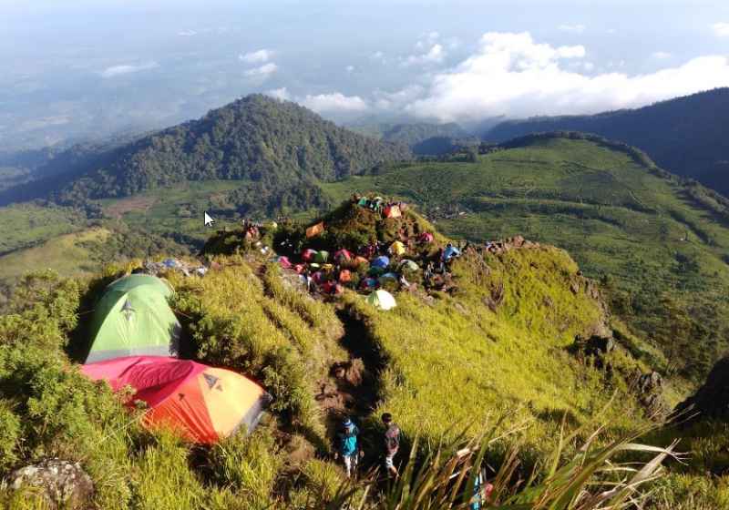 Puncak Gunung Ungaran, Destinasi Alternatif Untuk Libur Natal & Tahun baru