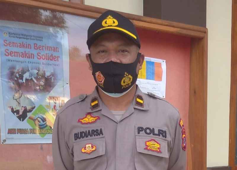 Temuan Kantong Plastik Merah Gegerkan Warga Ruteng, Ternyata Ini Isinya Temuan Kantong Plastik Merah Gegerkan Warga Ruteng, Ternyata Ini Isinya