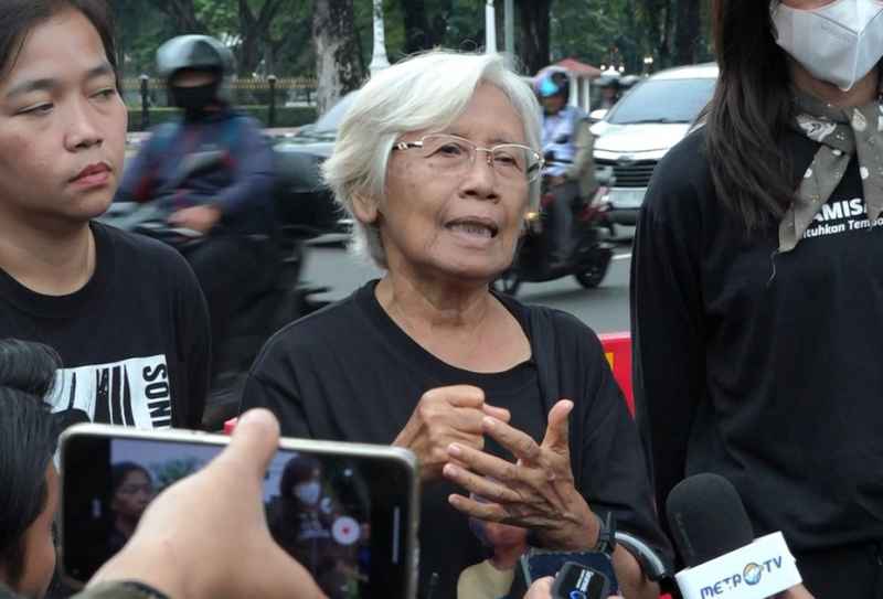 Ibu Sumarsih Nilai Presiden Jokowi Punya Kepentingan di Balik ...